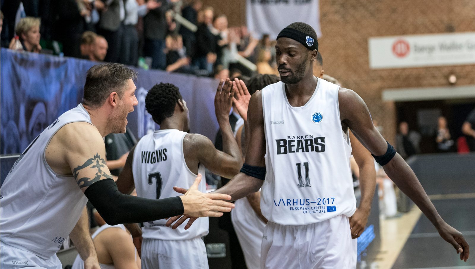 Bears historisk videre til europæiske 1/8-finaler